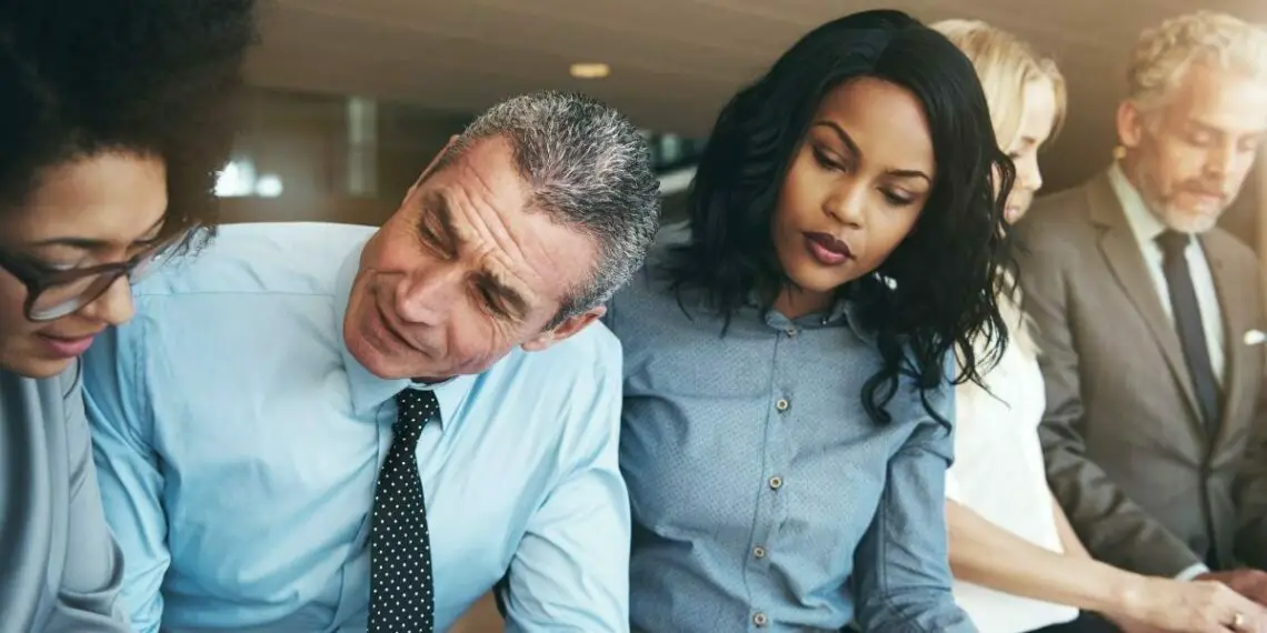 What is Group Communication? (Definition, Types, and Benefits)