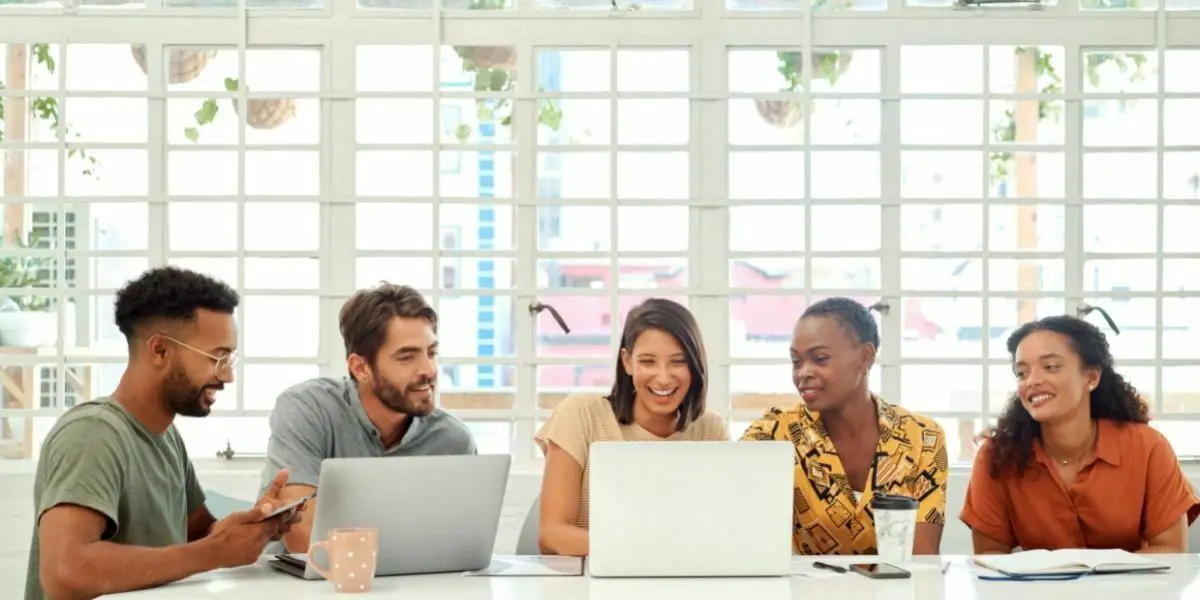 How to Improve Teamwork? (An Ultimate Guide to building an effective team)