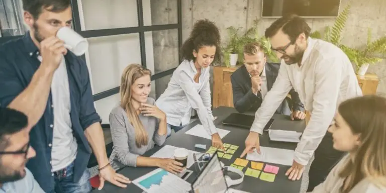 Teamwork in the Workplace (What it is, Benefits & How to improve)