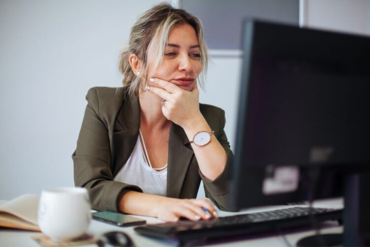 How To Expose an Incompetent Coworker