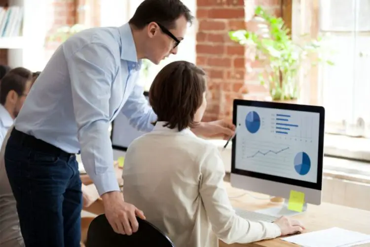 How To Deal with Incompetent Coworkers