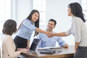 How To Introduce Yourself to Your New Boss (10 Effective Ways)