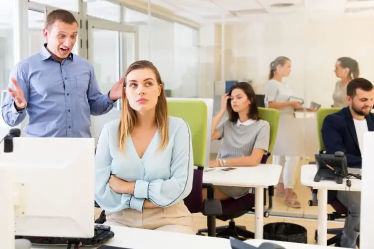 How To Deal With Incompetent Boss - 9 Effective Ways