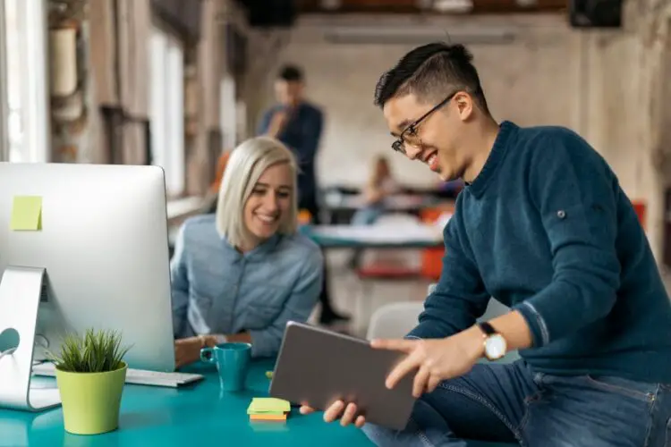 How To Deal with Micromanagement: Tips for Handling a Control Freak