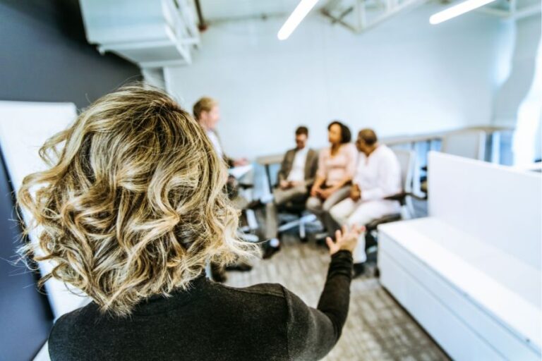 How to Handle Disputes at Work Effectively: Conflict Resolution 101