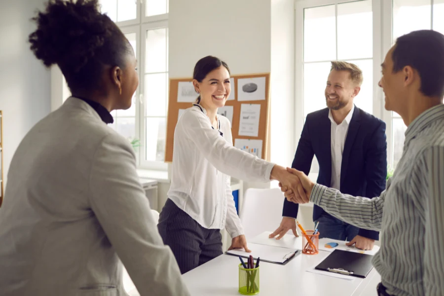 Examples of Positive Interpersonal Behavior for Career Success Examples of Positive Interpersonal Behavior for Career Success