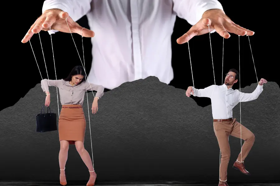 10 Warning Signs Of Bosses Who Lie And Manipulate