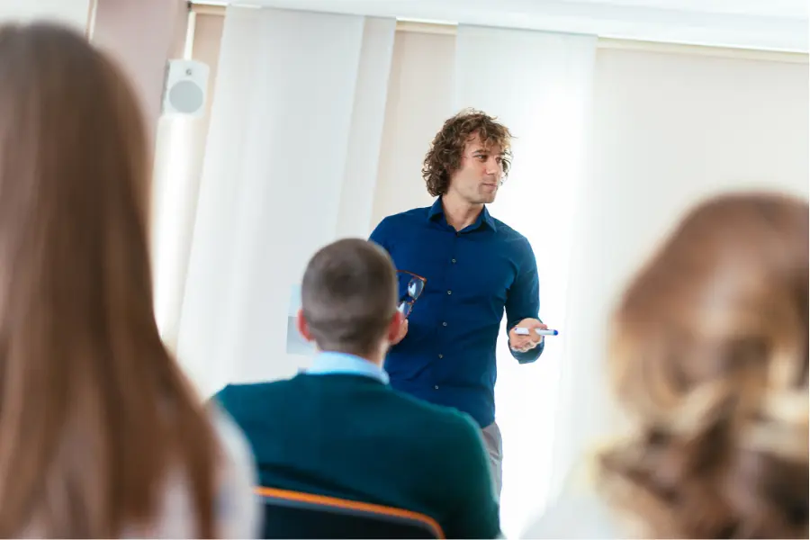 Master Your Self Introduction Speech: Tips & Examples