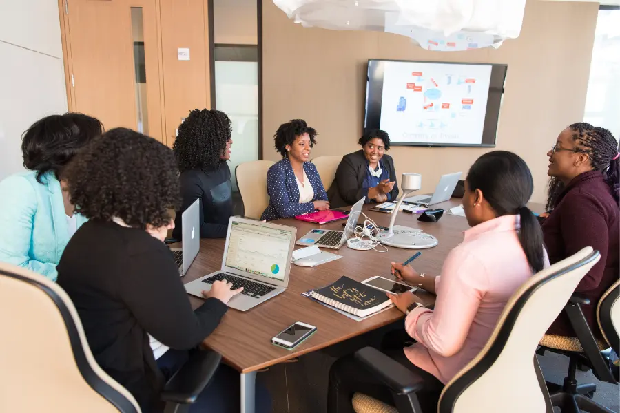 Workplace Topics for Discussion: Engaging Conversations for Teams